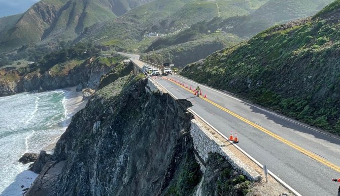 Part of Highway 1 Collapsed Into the Ocean Near Big Sur, Stranding ...
