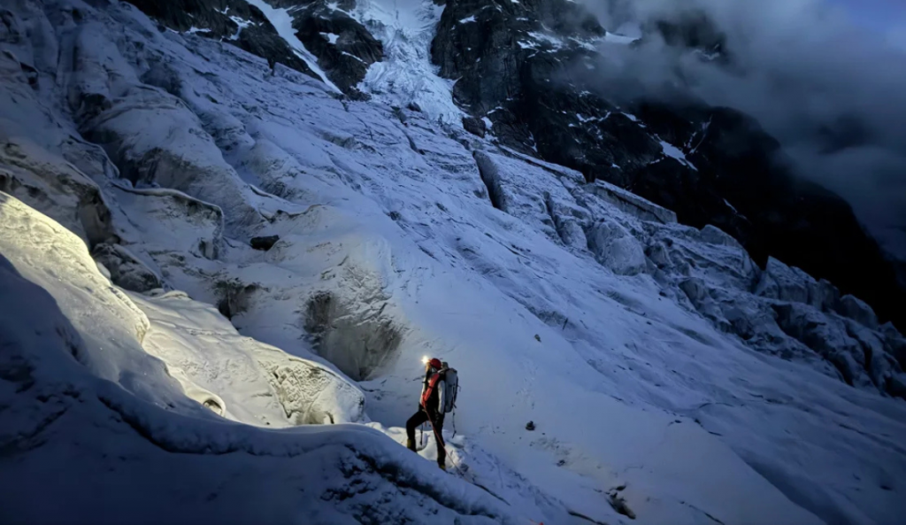 Duo Stranded for 3 Days Climbing Chaukhamba III