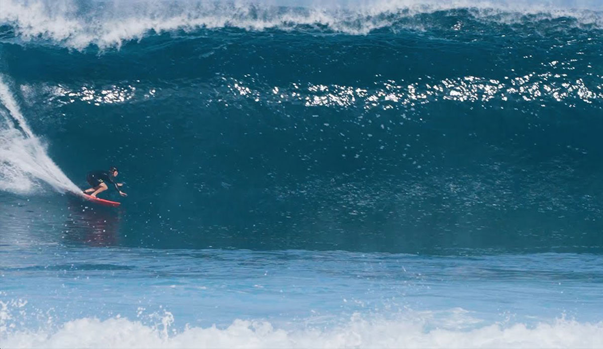 Mark Healey Wrangles Pumping Pipeline After Eddie Injury