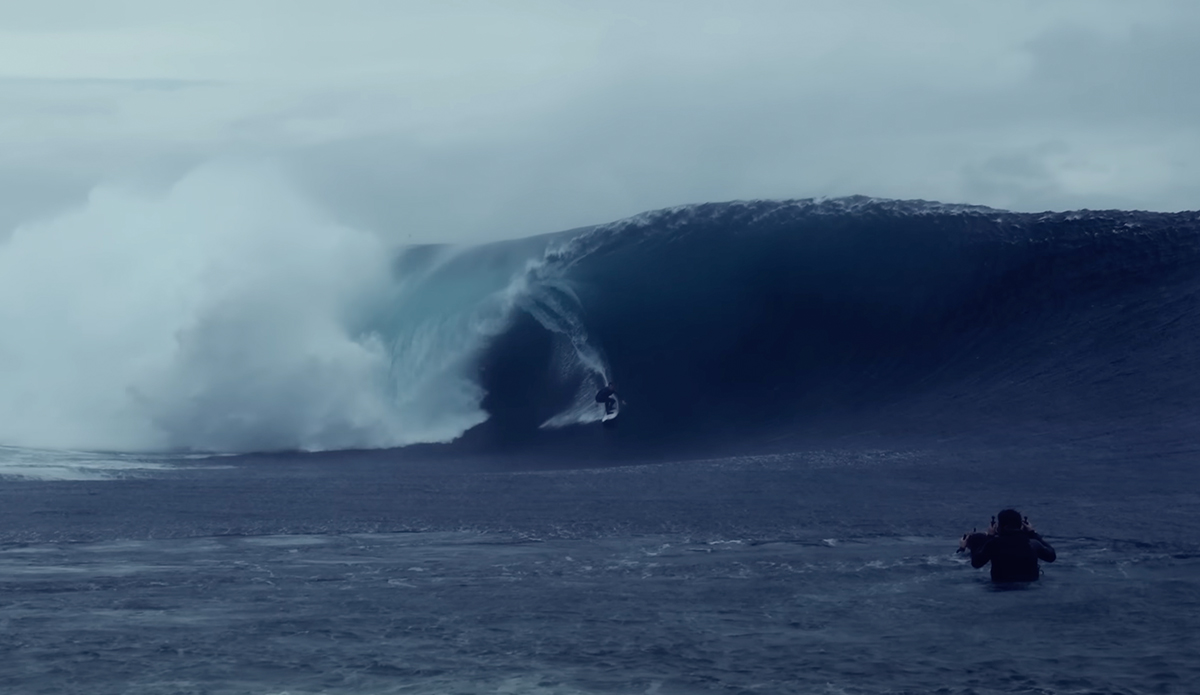 Hurricane Erin Kicked up Insane Waves in Ireland and Nic von Rupp Was ...