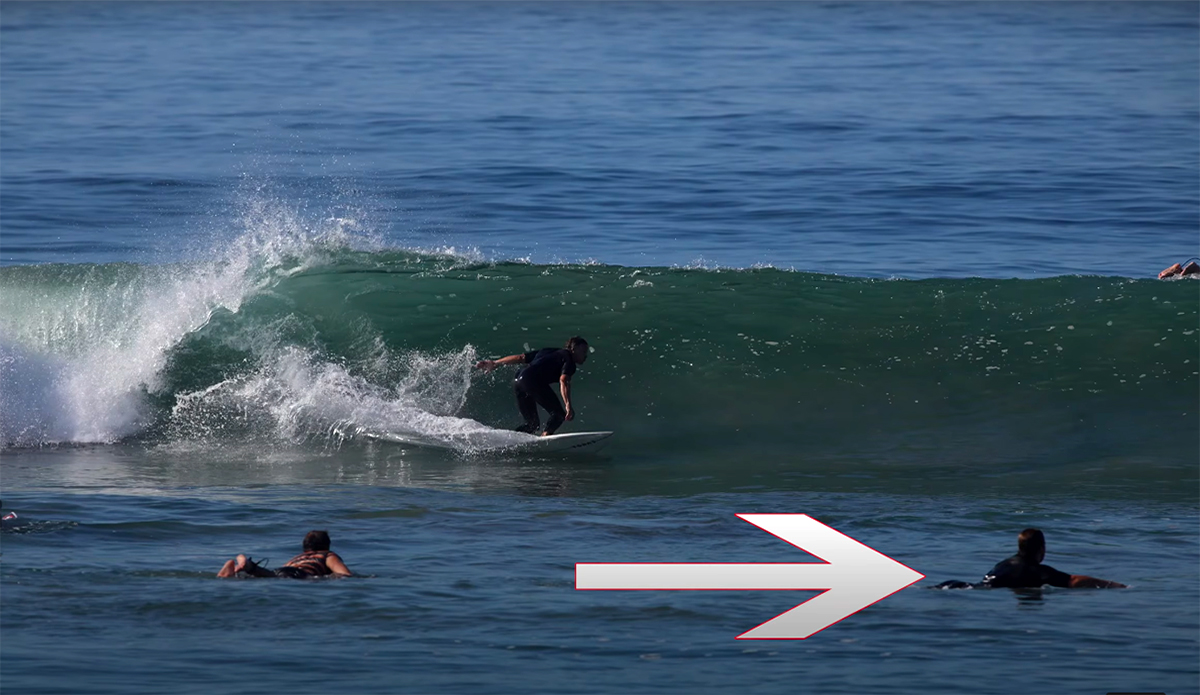 This Is What Good Surfing Etiquette Looks Like